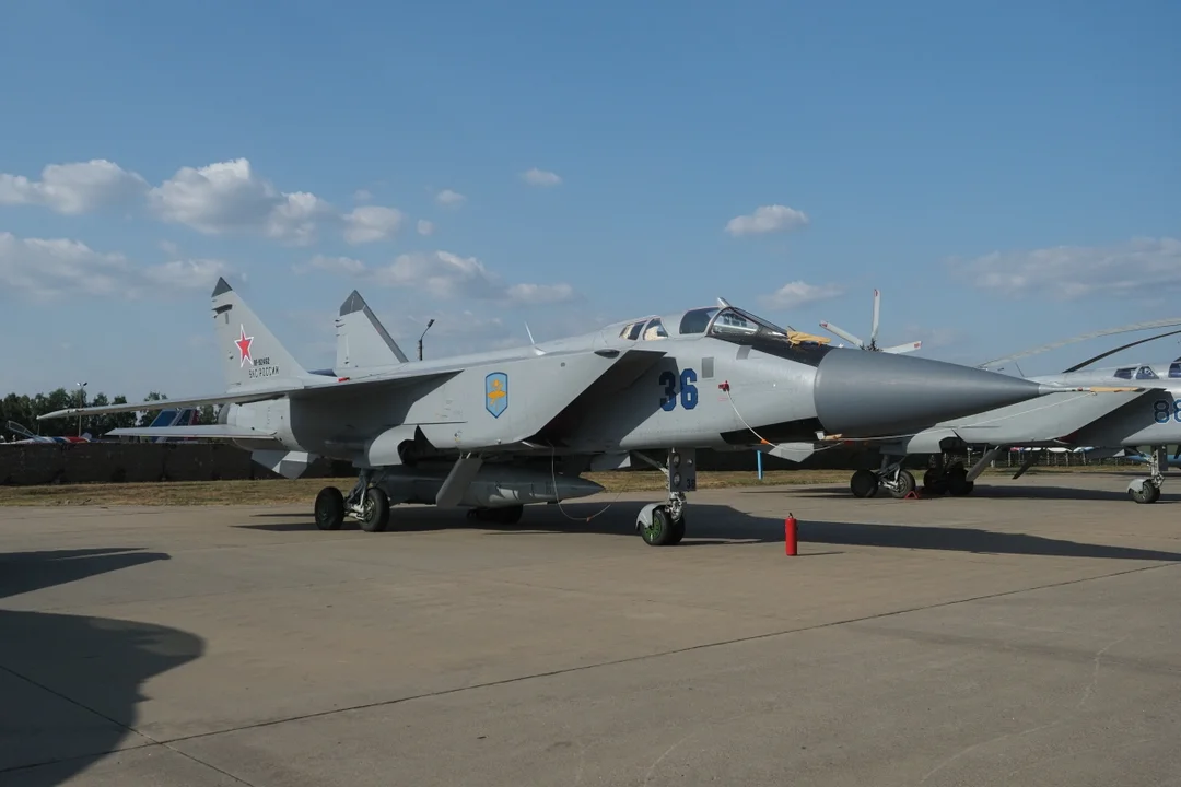 Russia says it foiled a Ukrainian-British plot to steal a MiG-31K armed ...